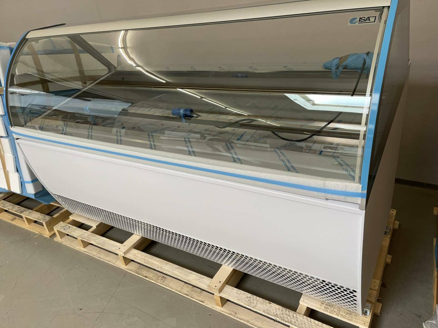 Eisvitrine ISA MILLENNIUM LX VG 220 für 24 behälter | Softeis & Gelato ...